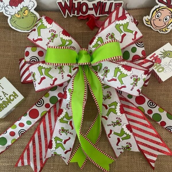 11 DIY Grinch Wreath Ideas To Make This Christmas - Natodecco